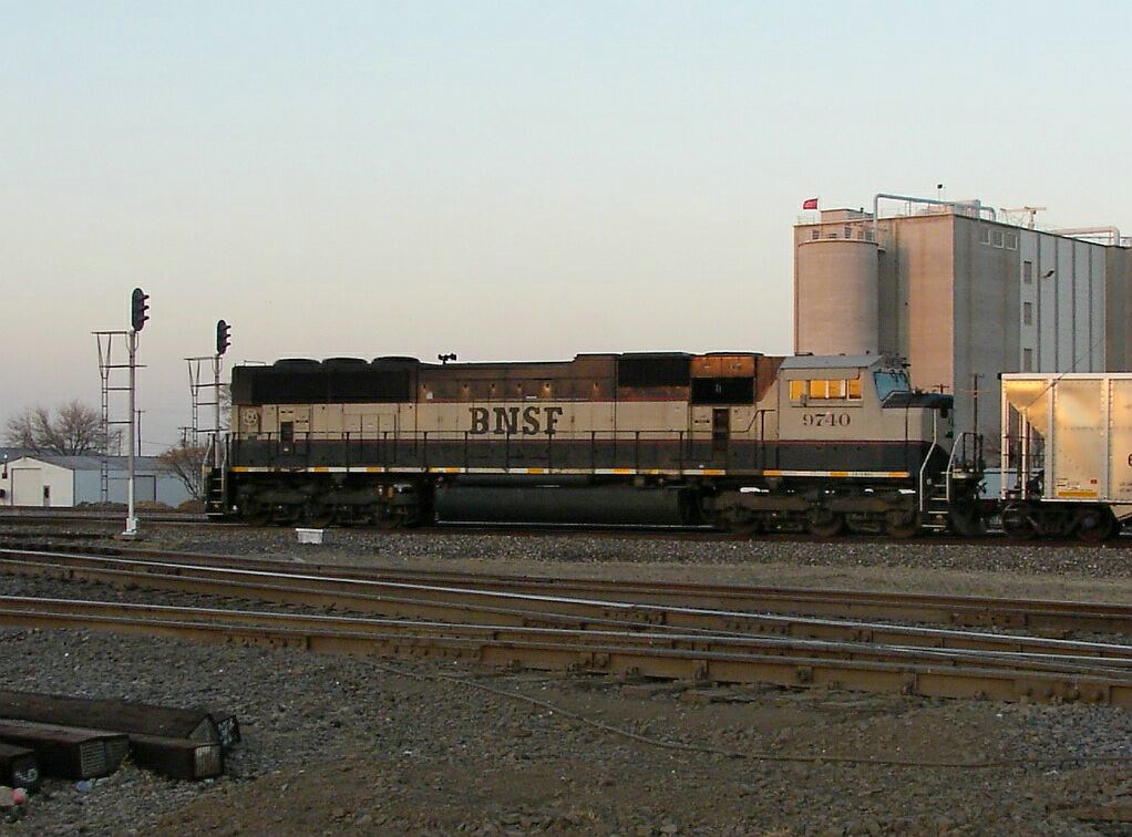 BNSF 9740
